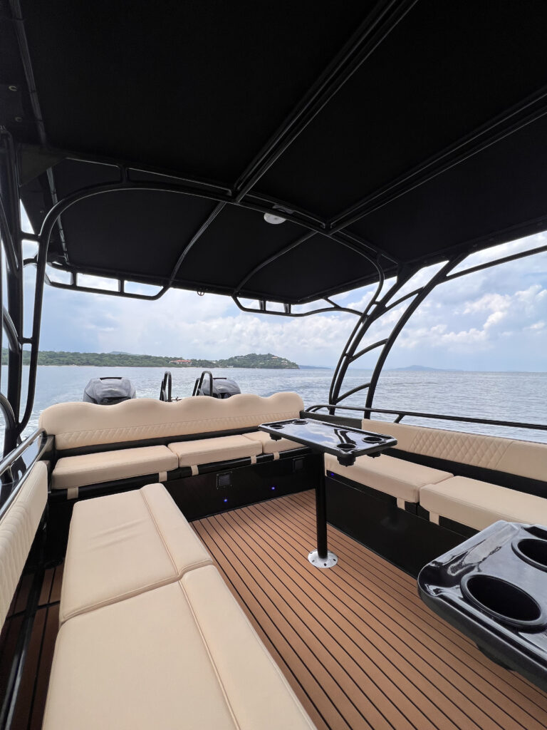 40 Interceptor Cabin - I.G. TRONQUED BOATS & ALLIED INDUSTRIES INC.