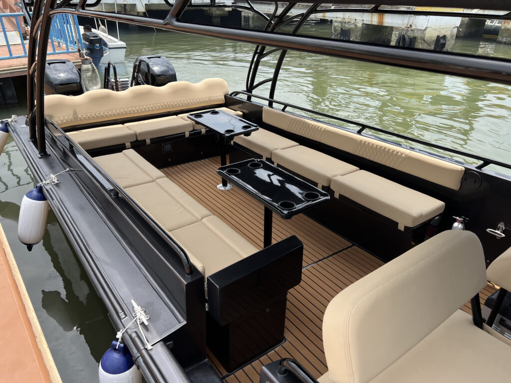 40 Interceptor Cabin - I.G. TRONQUED BOATS & ALLIED INDUSTRIES INC.